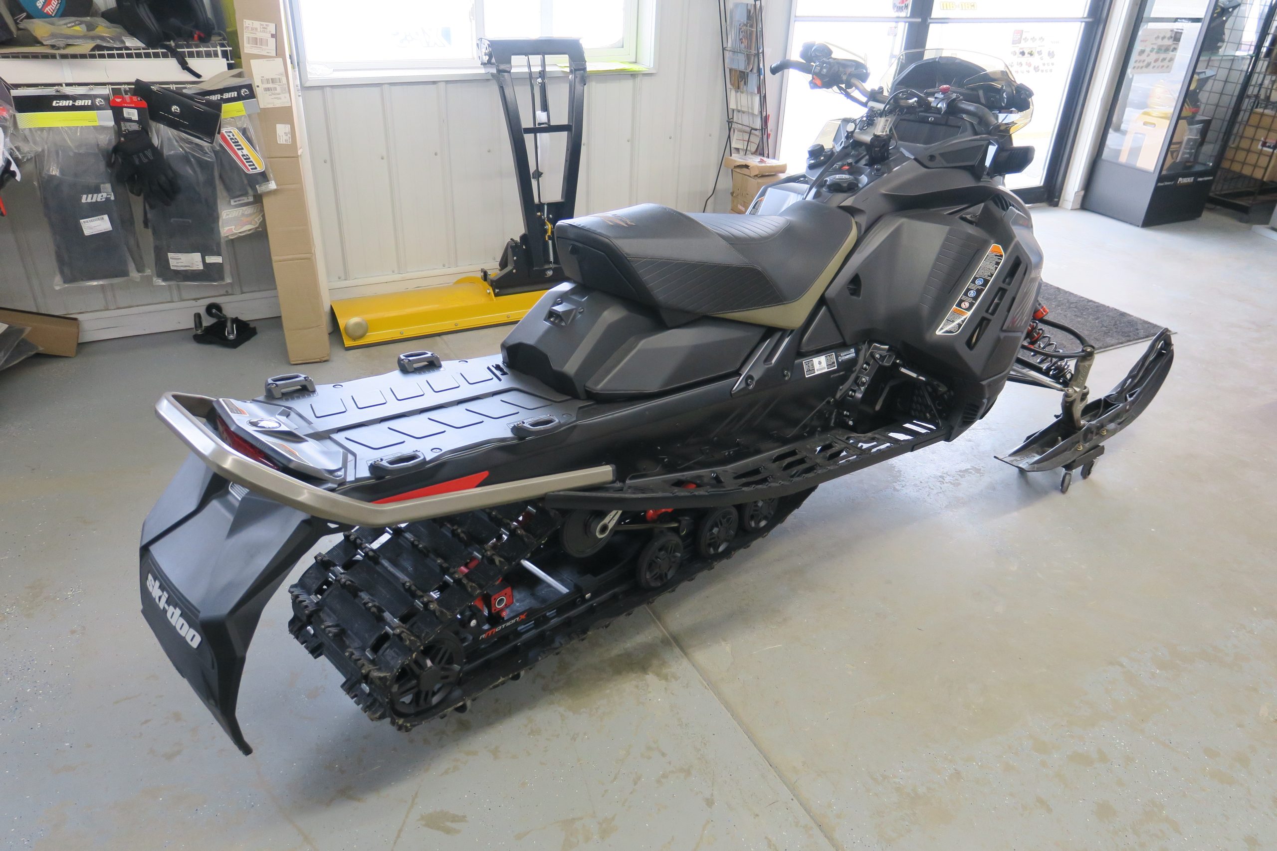 Used 2022 MACH Z 900 ACE TURBO R Smart Shox (SOLD!) – Lithgow MotorSports