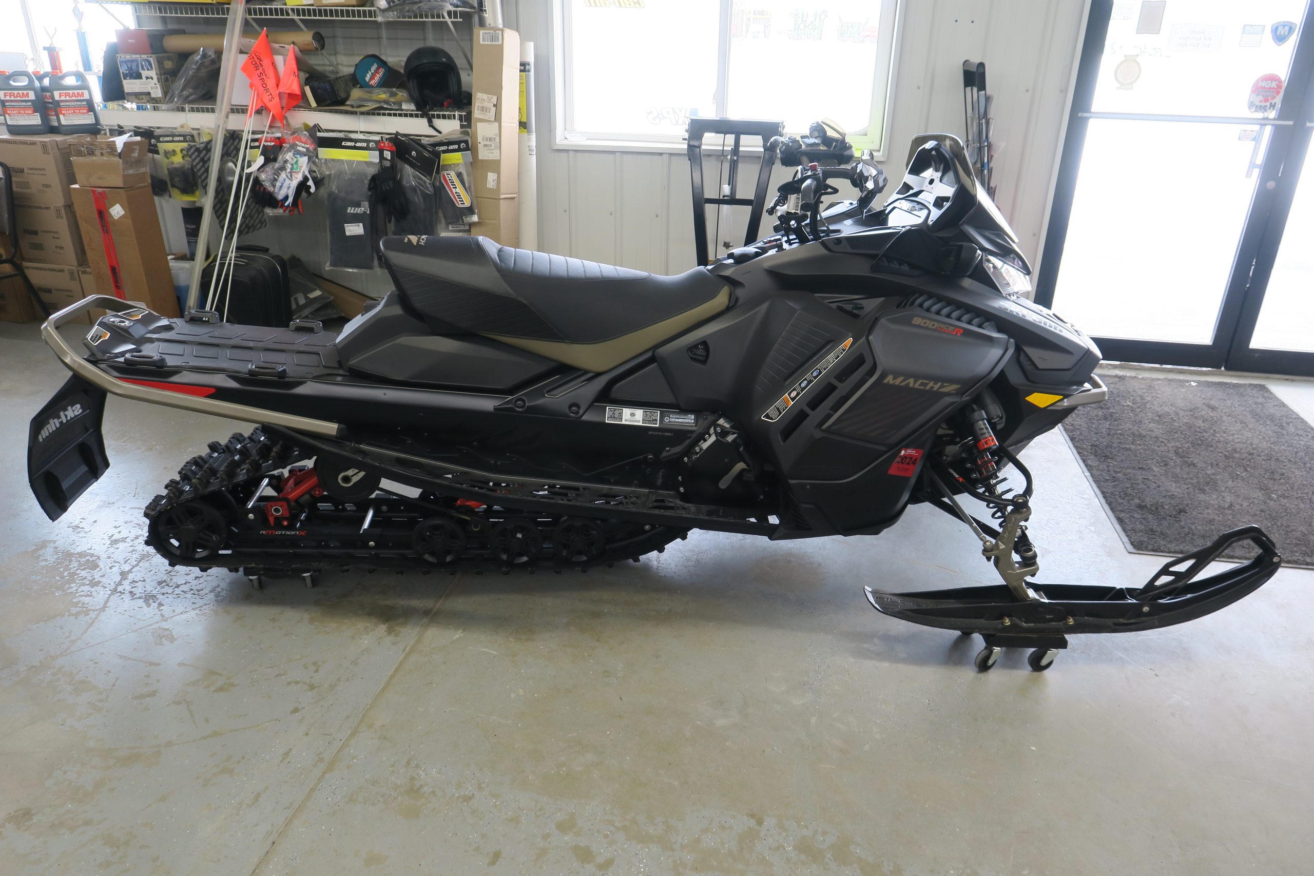 Used 2022 MACH Z 900 ACE TURBO R Smart Shox (SOLD!) – Lithgow MotorSports